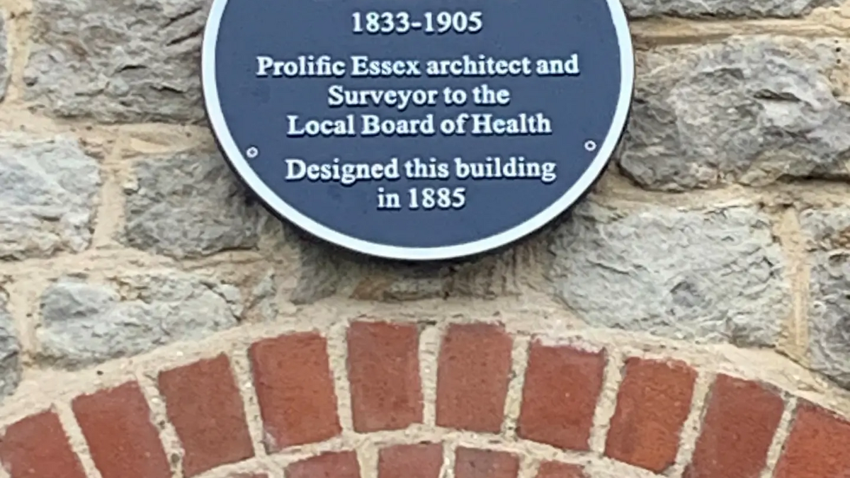 Blue plaque unveiled to celebrate Chelmsford architect - Chelmsford ...